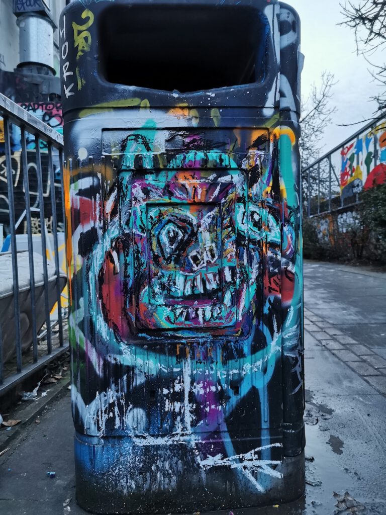 Alex Arnell aka ‘Sell Out’ and his screaming ab dabs – WiderEye